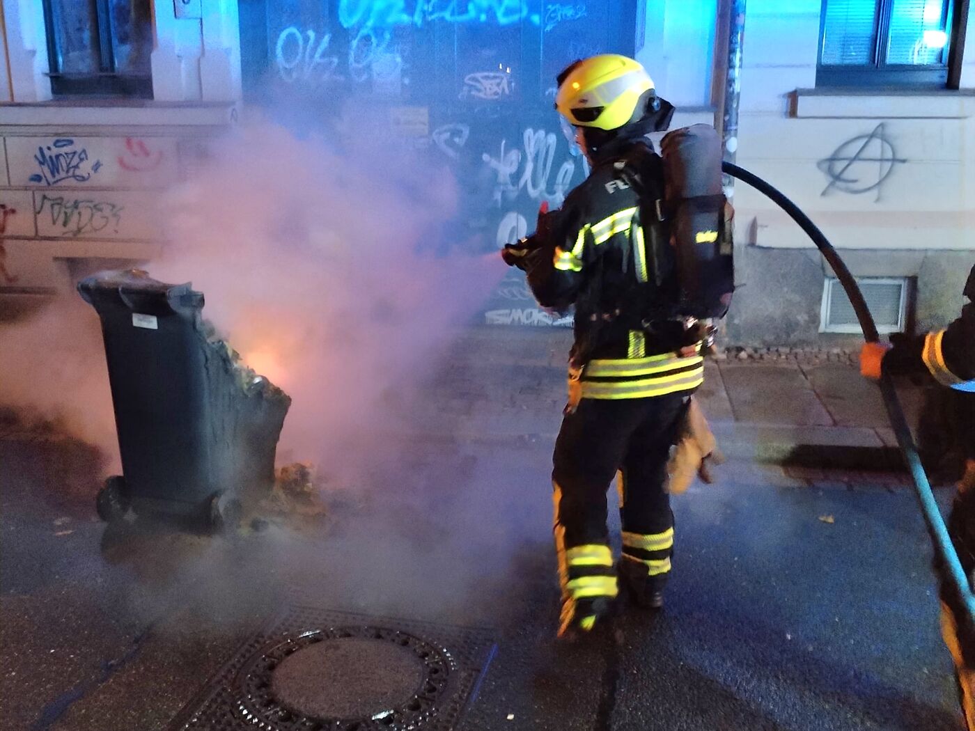 Lene-Voigt-Park: Obdachlosen-Zeltplatz abgefackelt - Radio Leipzig